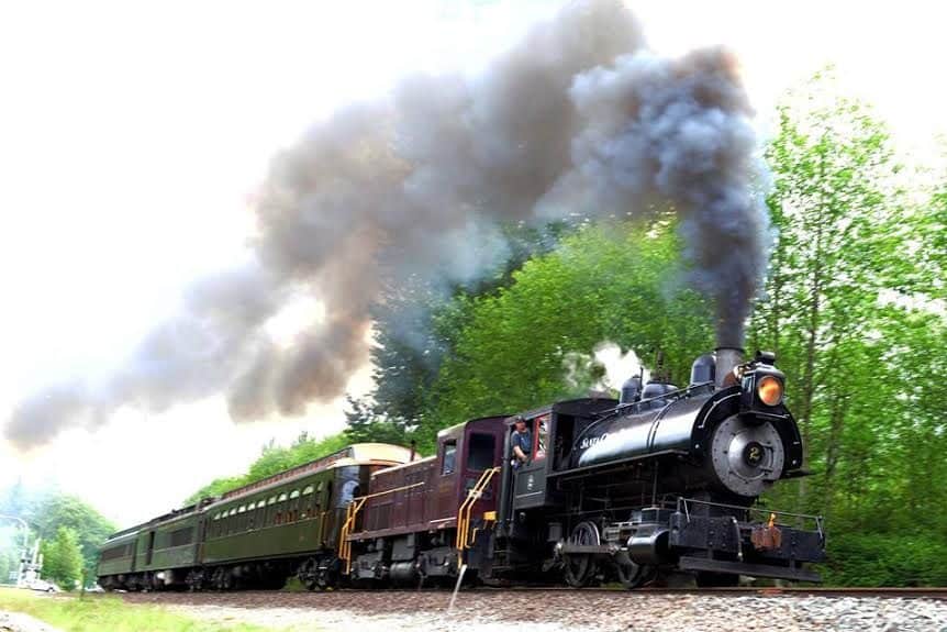 Antique train rides on Snoqualmie Valley Railroad ...