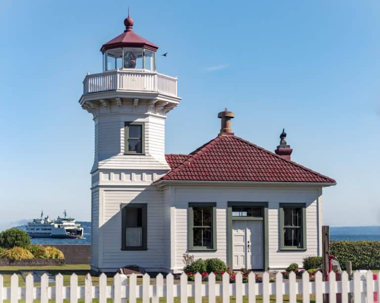 16 Puget Sound lighthouses you can visit for free ...
